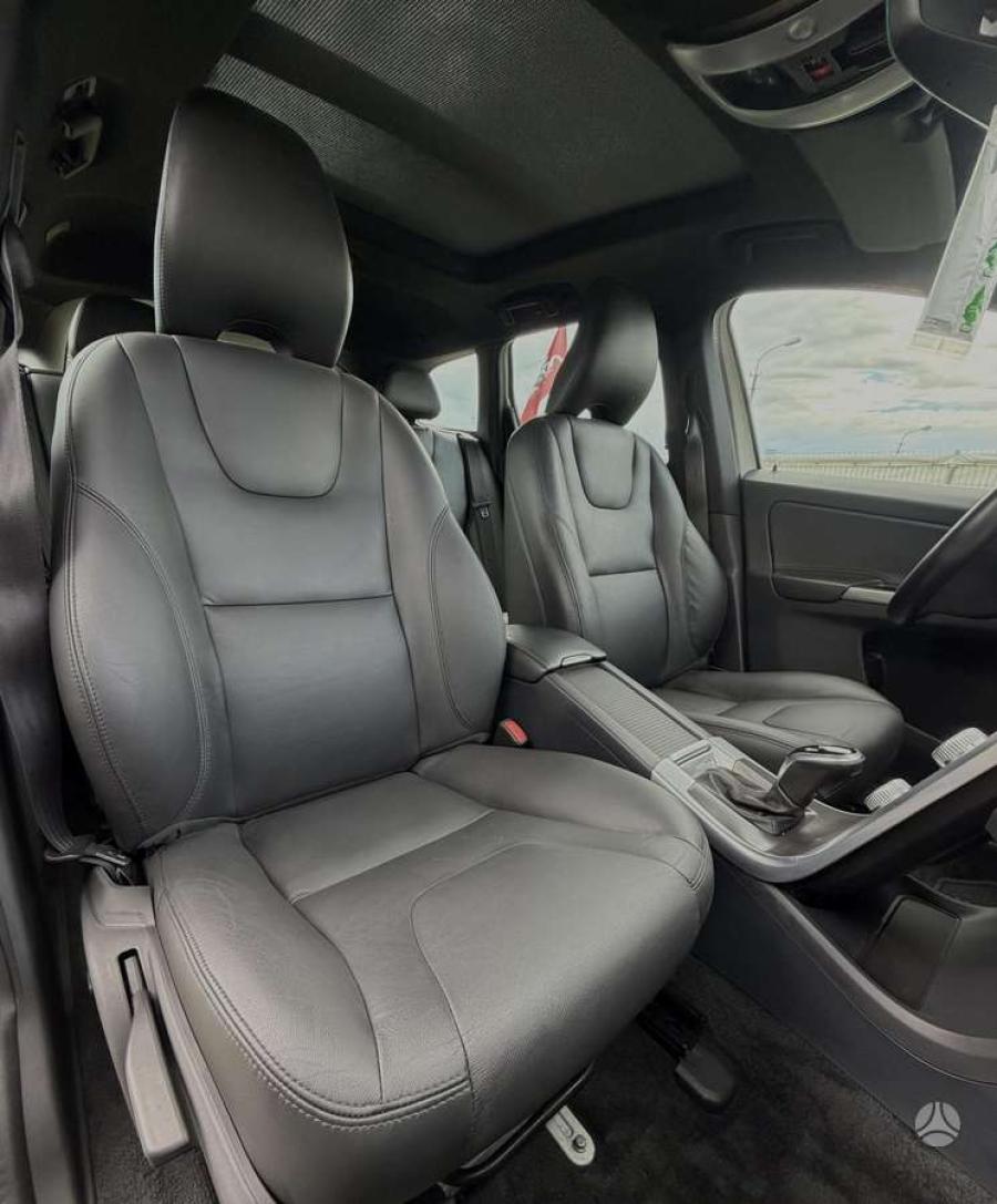 Balts Volvo XC60 2014 Šauļi, ar dzinēja tilpumu 0.00 L un nobraukumu 264 tūkst. km par 14399 €, foto 26 vietnē AUTOMOTO.COM.LV
