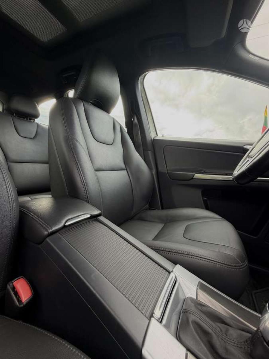Balts Volvo XC60 2014 Šauļi, ar dzinēja tilpumu 0.00 L un nobraukumu 264 tūkst. km par 14399 €, foto 27 vietnē AUTOMOTO.COM.LV