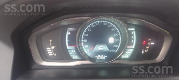 Белый Вольво ХС60 2014 в Елгава, объемом двигателя 2.00 л и пробегом 341 тыс. км за 8800 €, фото 5 на AUTOMOTO.COM.LV