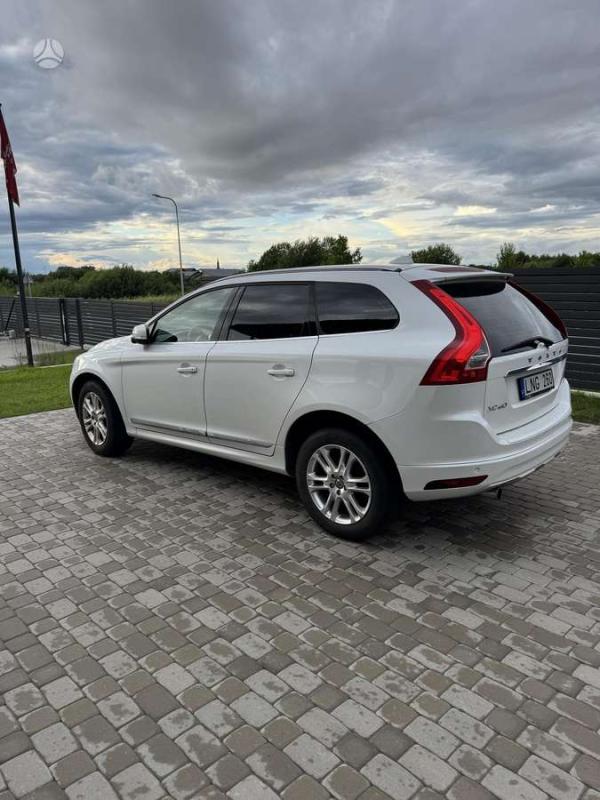 White Volvo XC60 2014 in Kaisiadorys, with an engine capacity of 1.98 L and mileage of 307 thousand km for 10500 €, photo 3 on AUTOMOTO.COM.LV