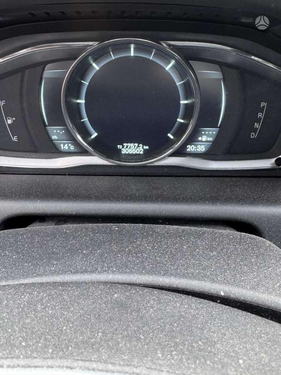 Balts Volvo XC60 2014 Kaišiadorys, ar dzinēja tilpumu 1.98 L un nobraukumu 307 tūkst. km par 10500 €, foto 9 vietnē AUTOMOTO.COM.LV
