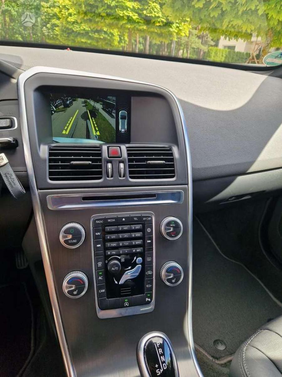 Balts Volvo XC60 2014 Prienai, ar dzinēja tilpumu 1.97 L un nobraukumu 249 tūkst. km par 11200 €, foto 15 vietnē AUTOMOTO.COM.LV