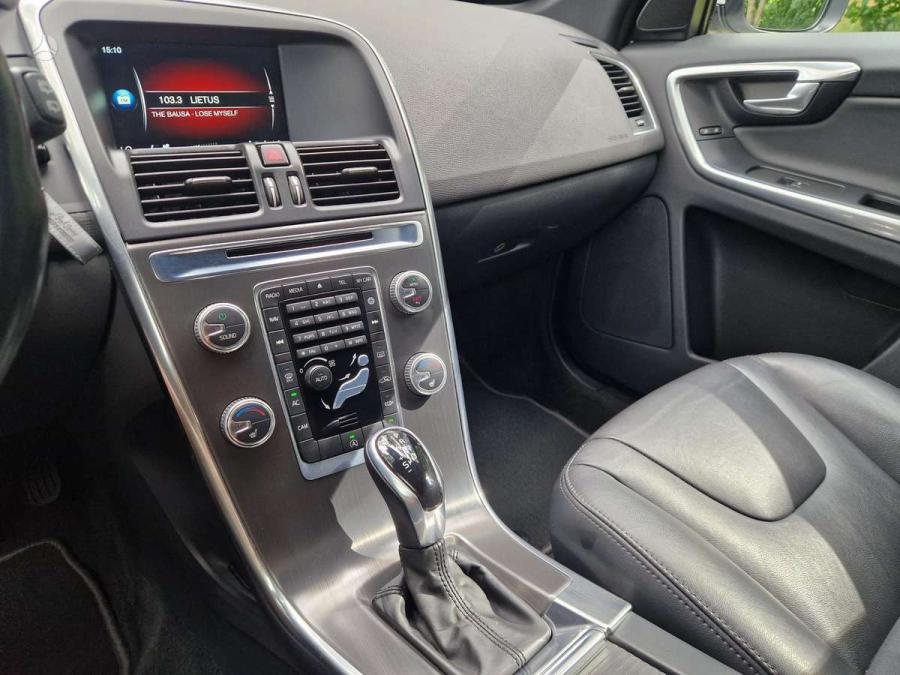 Balts Volvo XC60 2014 Prienai, ar dzinēja tilpumu 1.97 L un nobraukumu 249 tūkst. km par 11200 €, foto 16 vietnē AUTOMOTO.COM.LV