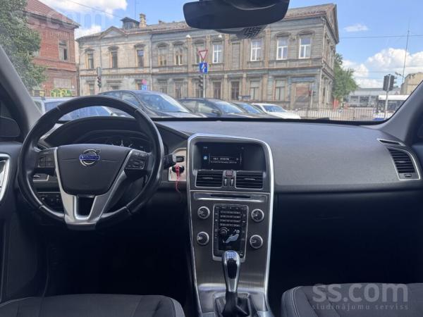 Balts Volvo XC60 2014 Rīga, ar dzinēja tilpumu 2.00 L un nobraukumu 145 tūkst. km par 11990 €, foto 7 vietnē AUTOMOTO.COM.LV