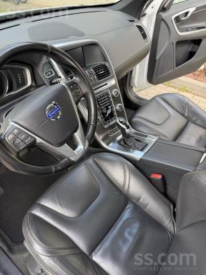 Balts Volvo XC60 2014 Rīga, ar dzinēja tilpumu 2.40 L un nobraukumu 249 tūkst. km par 14000 €, foto 6 vietnē AUTOMOTO.COM.LV