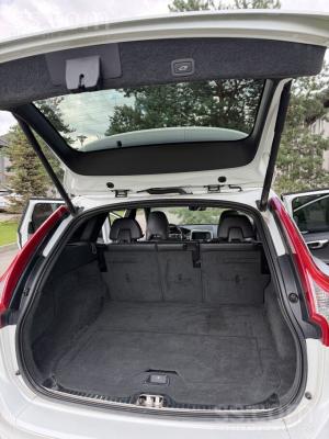 Balts Volvo XC60 2014 Rīga, ar dzinēja tilpumu 2.40 L un nobraukumu 249 tūkst. km par 14000 €, foto 9 vietnē AUTOMOTO.COM.LV