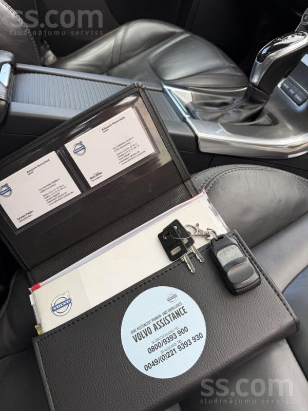 Balts Volvo XC60 2014 Rīga, ar dzinēja tilpumu 2.40 L un nobraukumu 249 tūkst. km par 14000 €, foto 9 vietnē AUTOMOTO.COM.LV