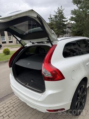 Balts Volvo XC60 2014 Rīga, ar dzinēja tilpumu 2.40 L un nobraukumu 249 tūkst. km par 14000 €, foto 11 vietnē AUTOMOTO.COM.LV