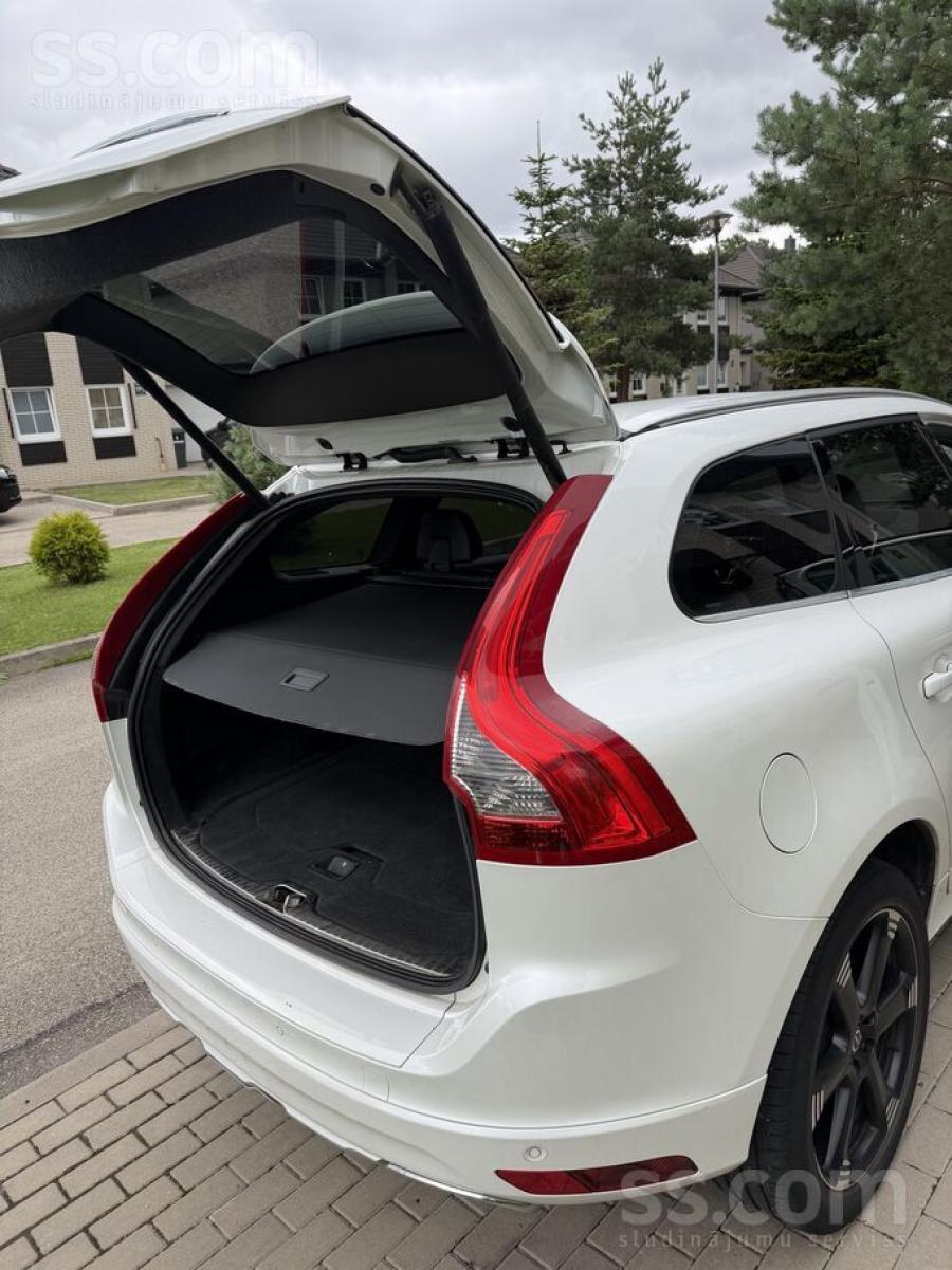 Balts Volvo XC60 2014 Rīga, ar dzinēja tilpumu 2.40 L un nobraukumu 249 tūkst. km par 14000 €, foto 11 vietnē AUTOMOTO.COM.LV
