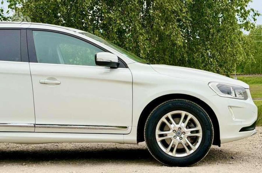 White Volvo XC60 2014 in Siauliai, with an engine capacity of 1.97 L and mileage of 250 thousand km for 12650 €, photo 11 on AUTOMOTO.COM.LV