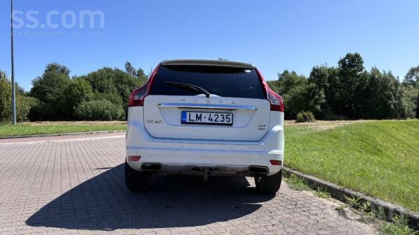 White Volvo XC60 2014 in Ventspils, with an engine capacity of 2.40 L and mileage of 401 thousand km for 10500 €, photo 2 on AUTOMOTO.COM.LV