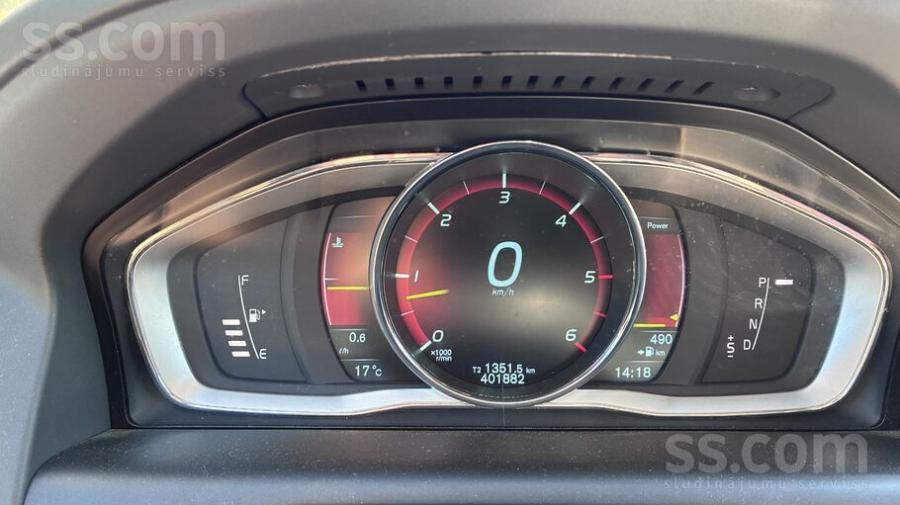 Balts Volvo XC60 2014 Ventspils, ar dzinēja tilpumu 2.40 L un nobraukumu 401 tūkst. km par 10500 €, foto 9 vietnē AUTOMOTO.COM.LV