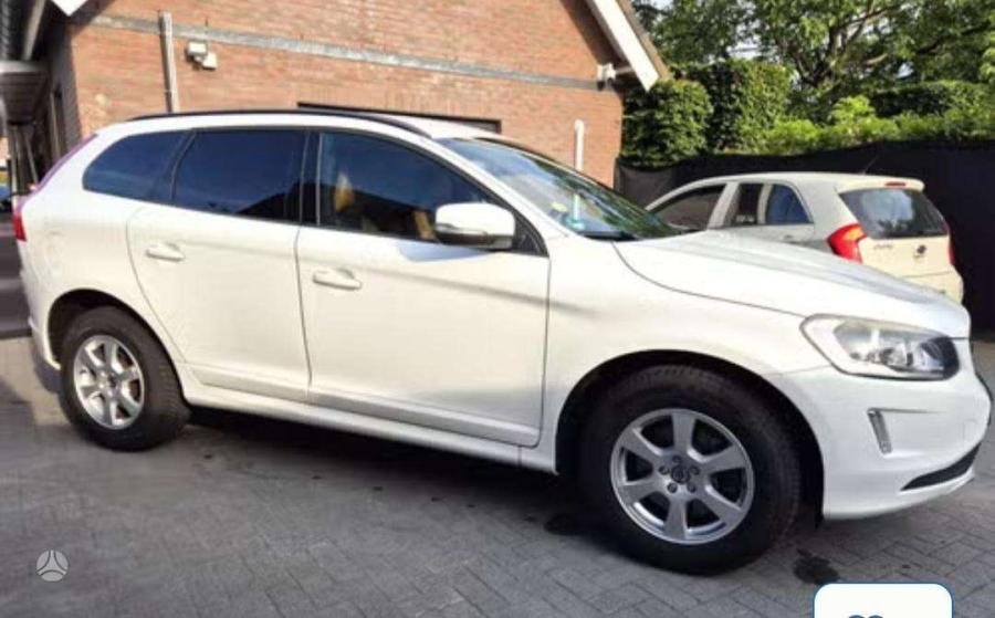 White Volvo XC60 2014 in Vilnius, with an engine capacity of 2.00 L and mileage of 319 thousand km for 8300 €, photo 3 on AUTOMOTO.COM.LV