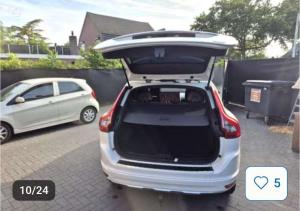White Volvo XC60 2014 in Vilnius, with an engine capacity of 2.00 L and mileage of 319 thousand km for 8300 €, photo 6 on AUTOMOTO.COM.LV