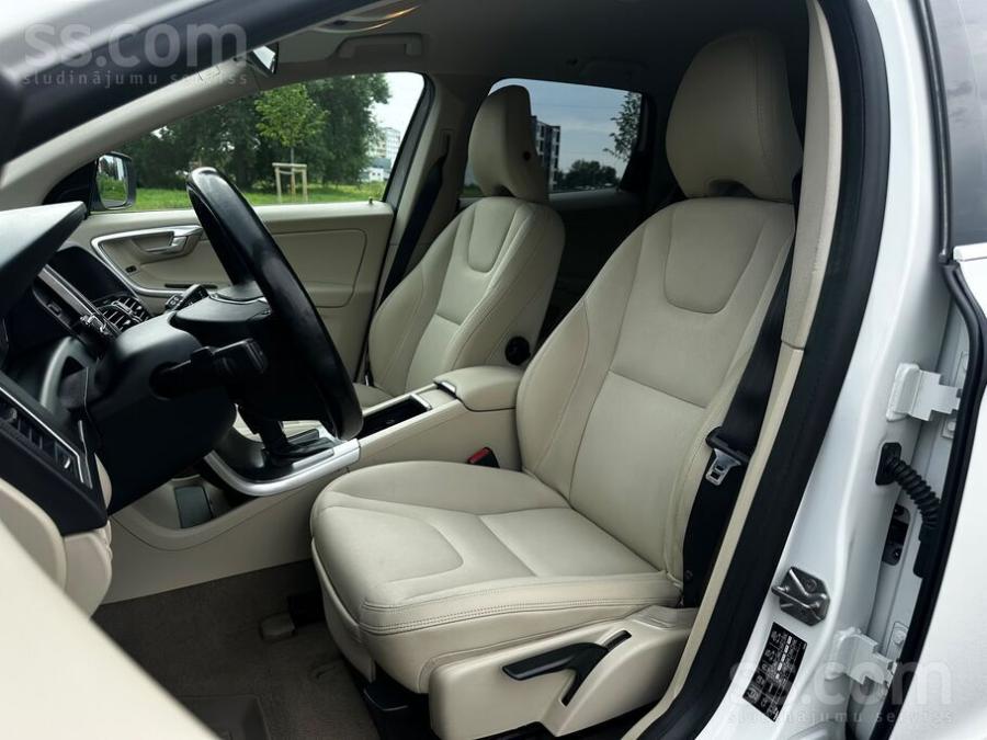 Balts Volvo XC60 2014 Jelgava, ar dzinēja tilpumu 2.40 L un nobraukumu 0 tūkst. km par 13000 €, foto 9 vietnē AUTOMOTO.COM.LV