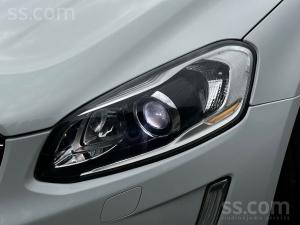 Balts Volvo XC60 2014 Jelgava, ar dzinēja tilpumu 2.40 L un nobraukumu 0 tūkst. km par 13000 €, foto 35 vietnē AUTOMOTO.COM.LV