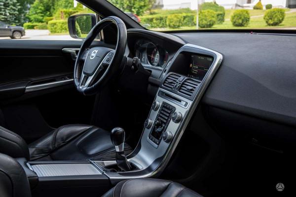 Balts Volvo XC60 2014 Elektrėnai, ar dzinēja tilpumu 2.40 L un nobraukumu 237 tūkst. km par 11350 €, foto 10 vietnē AUTOMOTO.COM.LV