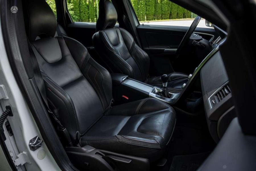 Balts Volvo XC60 2014 Elektrėnai, ar dzinēja tilpumu 2.40 L un nobraukumu 237 tūkst. km par 11350 €, foto 14 vietnē AUTOMOTO.COM.LV