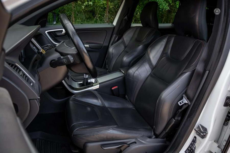 Balts Volvo XC60 2014 Elektrėnai, ar dzinēja tilpumu 2.40 L un nobraukumu 237 tūkst. km par 11350 €, foto 15 vietnē AUTOMOTO.COM.LV