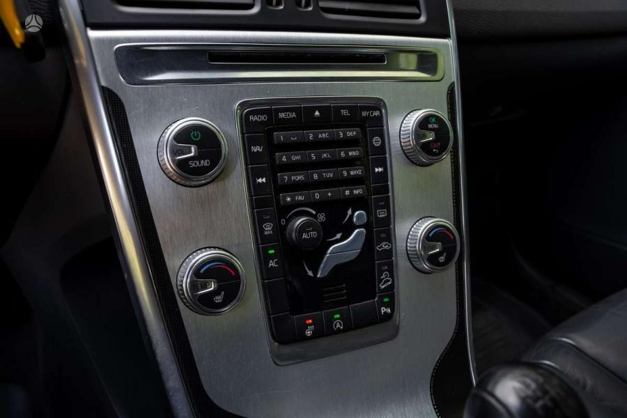 Balts Volvo XC60 2014 Elektrėnai, ar dzinēja tilpumu 2.40 L un nobraukumu 237 tūkst. km par 11350 €, foto 20 vietnē AUTOMOTO.COM.LV