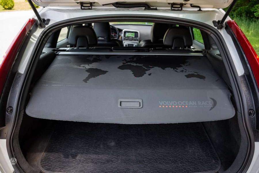 Balts Volvo XC60 2014 Elektrėnai, ar dzinēja tilpumu 2.40 L un nobraukumu 237 tūkst. km par 11350 €, foto 21 vietnē AUTOMOTO.COM.LV