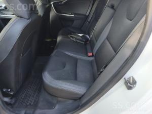 Balts Volvo XC60 2014 Jelgava, ar dzinēja tilpumu 2.00 L un nobraukumu 0 tūkst. km par 8590 €, foto 11 vietnē AUTOMOTO.COM.LV
