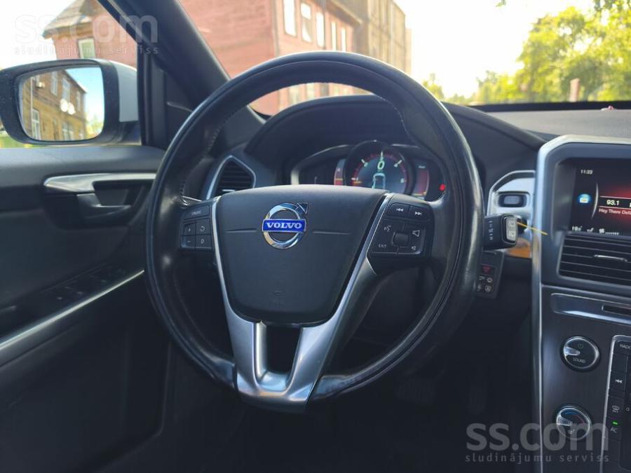 Balts Volvo XC60 2014 Jelgava, ar dzinēja tilpumu 2.00 L un nobraukumu 0 tūkst. km par 8590 €, foto 16 vietnē AUTOMOTO.COM.LV