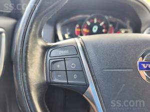 Balts Volvo XC60 2014 Jelgava, ar dzinēja tilpumu 2.00 L un nobraukumu 0 tūkst. km par 8590 €, foto 19 vietnē AUTOMOTO.COM.LV