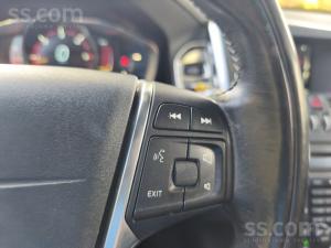 Balts Volvo XC60 2014 Jelgava, ar dzinēja tilpumu 2.00 L un nobraukumu 0 tūkst. km par 8590 €, foto 20 vietnē AUTOMOTO.COM.LV