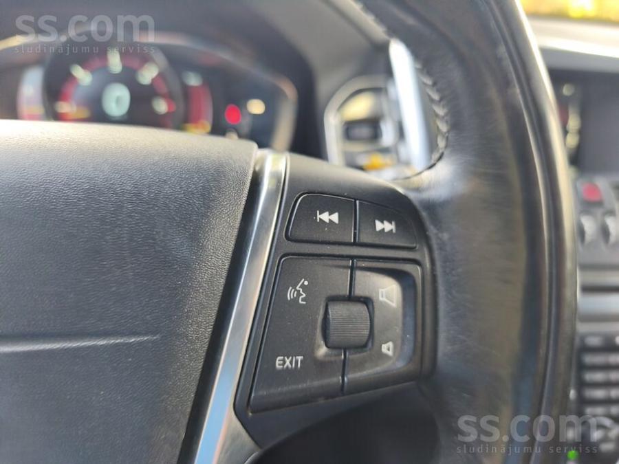 Balts Volvo XC60 2014 Jelgava, ar dzinēja tilpumu 2.00 L un nobraukumu 0 tūkst. km par 8590 €, foto 20 vietnē AUTOMOTO.COM.LV