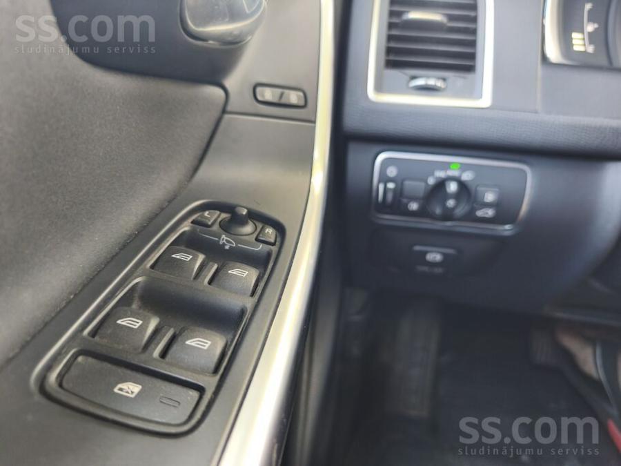 Balts Volvo XC60 2014 Jelgava, ar dzinēja tilpumu 2.00 L un nobraukumu 0 tūkst. km par 8590 €, foto 21 vietnē AUTOMOTO.COM.LV