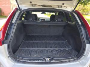 Balts Volvo XC60 2014 Jelgava, ar dzinēja tilpumu 2.00 L un nobraukumu 0 tūkst. km par 8590 €, foto 22 vietnē AUTOMOTO.COM.LV