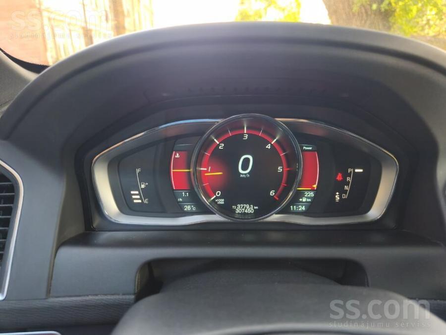 Balts Volvo XC60 2014 Jelgava, ar dzinēja tilpumu 2.00 L un nobraukumu 0 tūkst. km par 8590 €, foto 23 vietnē AUTOMOTO.COM.LV