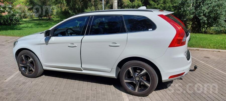 White Volvo XC60 2014 in Saldus, with an engine capacity of 2.00 L and mileage of 318 thousand km for 8000 €, photo 7 on AUTOMOTO.COM.LV