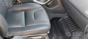 White Volvo XC60 2014 in Saldus, with an engine capacity of 2.00 L and mileage of 318 thousand km for 8000 €, photo 12 on AUTOMOTO.COM.LV
