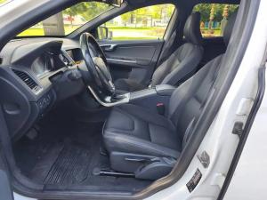 Balts Volvo XC60 2014 Jelgava, ar dzinēja tilpumu 2.00 L un nobraukumu 307 tūkst. km par 8590 €, foto 10 vietnē AUTOMOTO.COM.LV