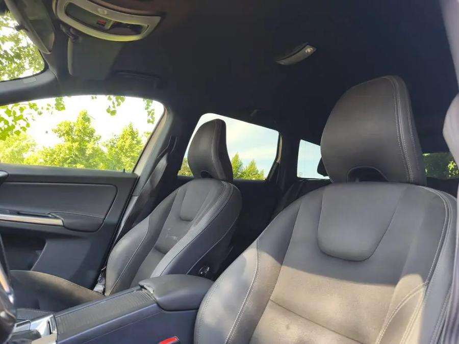 Balts Volvo XC60 2014 Jelgava, ar dzinēja tilpumu 2.00 L un nobraukumu 307 tūkst. km par 8590 €, foto 15 vietnē AUTOMOTO.COM.LV