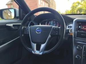 Balts Volvo XC60 2014 Jelgava, ar dzinēja tilpumu 2.00 L un nobraukumu 307 tūkst. km par 8590 €, foto 16 vietnē AUTOMOTO.COM.LV