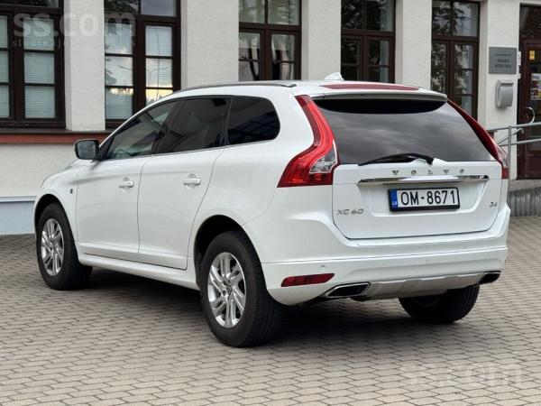 Balts Volvo XC60 2014 Jelgava, ar dzinēja tilpumu 2.00 L un nobraukumu 173 tūkst. km par 11900 €, foto 8 vietnē AUTOMOTO.COM.LV