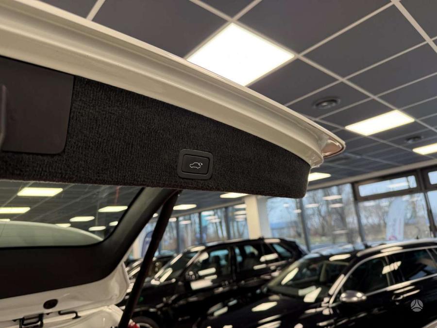 White Volvo XC60 2014 in Klaipeda, with an engine capacity of 1.97 L and mileage of 240 thousand km for 14900 €, photo 18 on AUTOMOTO.COM.LV