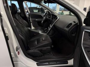 White Volvo XC60 2014 in Klaipeda, with an engine capacity of 1.97 L and mileage of 240 thousand km for 14900 €, photo 23 on AUTOMOTO.COM.LV