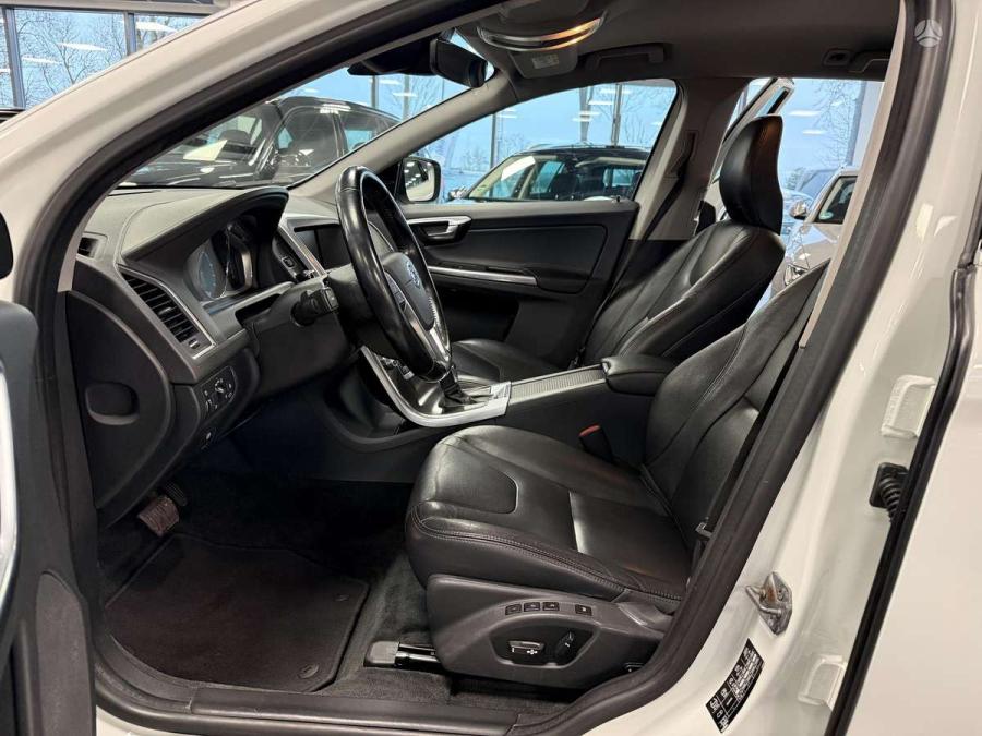White Volvo XC60 2014 in Klaipeda, with an engine capacity of 1.97 L and mileage of 240 thousand km for 14900 €, photo 26 on AUTOMOTO.COM.LV