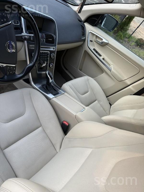 Balts Volvo XC60 2014 Rīga, ar dzinēja tilpumu 2.00 L un nobraukumu 355 tūkst. km par 8750 €, foto 4 vietnē AUTOMOTO.COM.LV