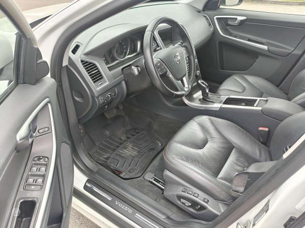 Balts Volvo XC60 2014 Viļņa, ar dzinēja tilpumu 3.20 L un nobraukumu 246 tūkst. km par 9400 €, foto 9 vietnē AUTOMOTO.COM.LV