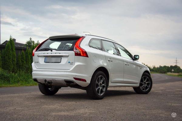 Balts Volvo XC60 2014 Elektrėnai, ar dzinēja tilpumu 2.40 L un nobraukumu 237 tūkst. km par 11650 €, foto 5 vietnē AUTOMOTO.COM.LV
