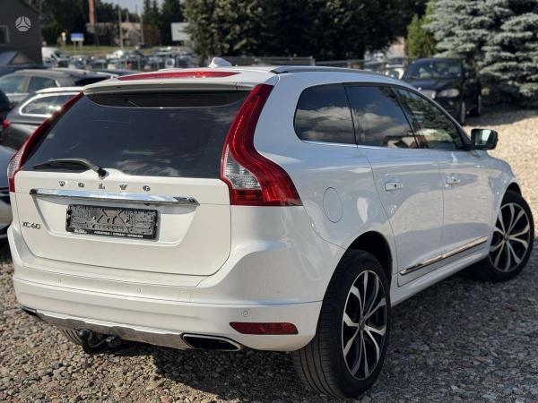 White Volvo XC60 2014 in Utena, with an engine capacity of 2.40 L and mileage of 280 thousand km for 8390 €, photo 2 on AUTOMOTO.COM.LV