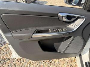Balts Volvo XC60 2014 Utena, ar dzinēja tilpumu 2.40 L un nobraukumu 280 tūkst. km par 8390 €, foto 10 vietnē AUTOMOTO.COM.LV