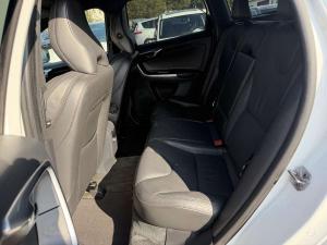 Balts Volvo XC60 2014 Utena, ar dzinēja tilpumu 2.40 L un nobraukumu 280 tūkst. km par 8390 €, foto 12 vietnē AUTOMOTO.COM.LV