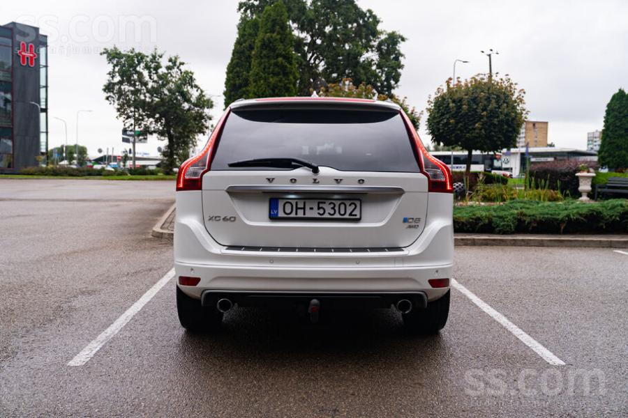 Balts Volvo XC60 2014 Rīga, ar dzinēja tilpumu 2.40 L un nobraukumu 267 tūkst. km par 10950 €, foto 7 vietnē AUTOMOTO.COM.LV