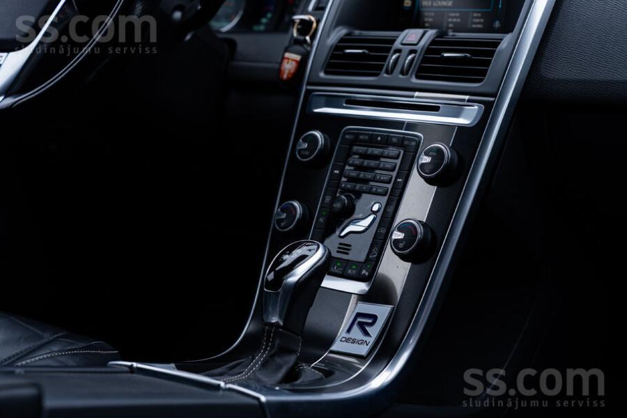 Balts Volvo XC60 2014 Rīga, ar dzinēja tilpumu 2.40 L un nobraukumu 267 tūkst. km par 10950 €, foto 17 vietnē AUTOMOTO.COM.LV